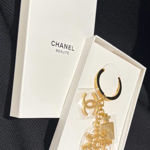 CHANEL | Accessories | Chanel Gold Logo Keychain | Poshmark